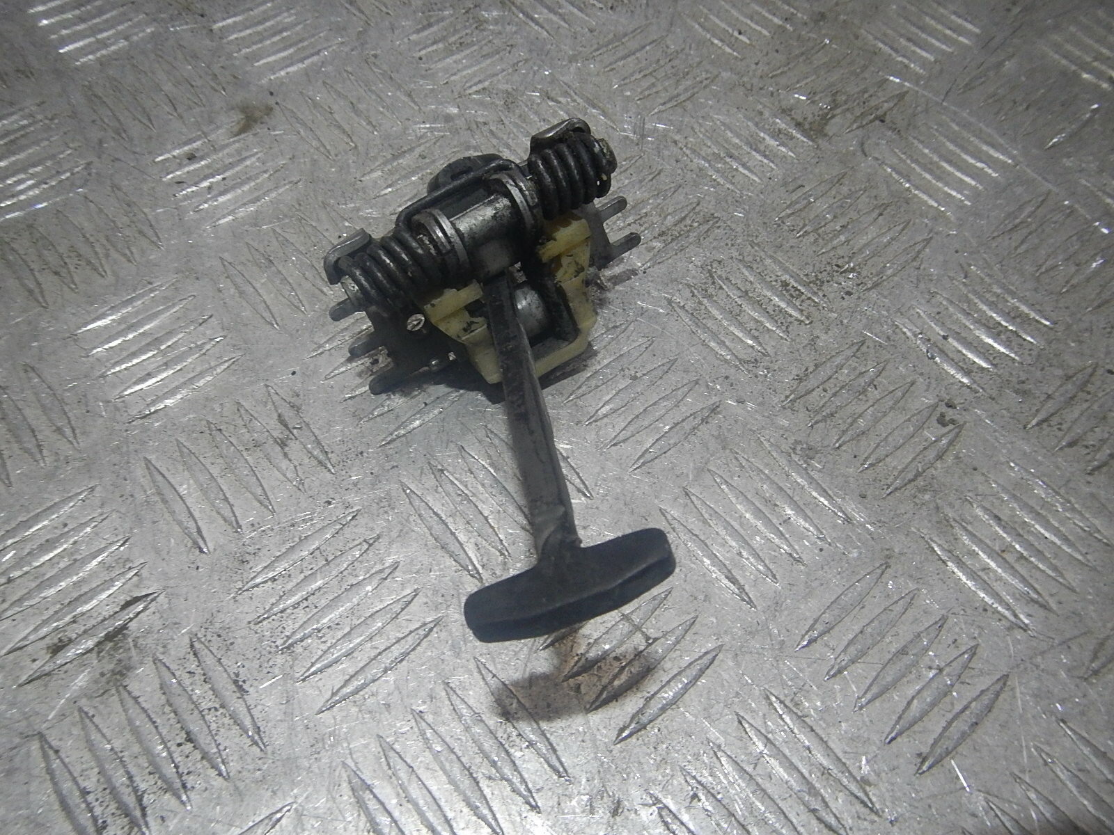 Б/У Ограничитель двери, Renault (Рено)-FLUENCE (10-) RENAULT FLUENCE (10-) Передний L=R Без повреждений 327031 RENAULT ар...