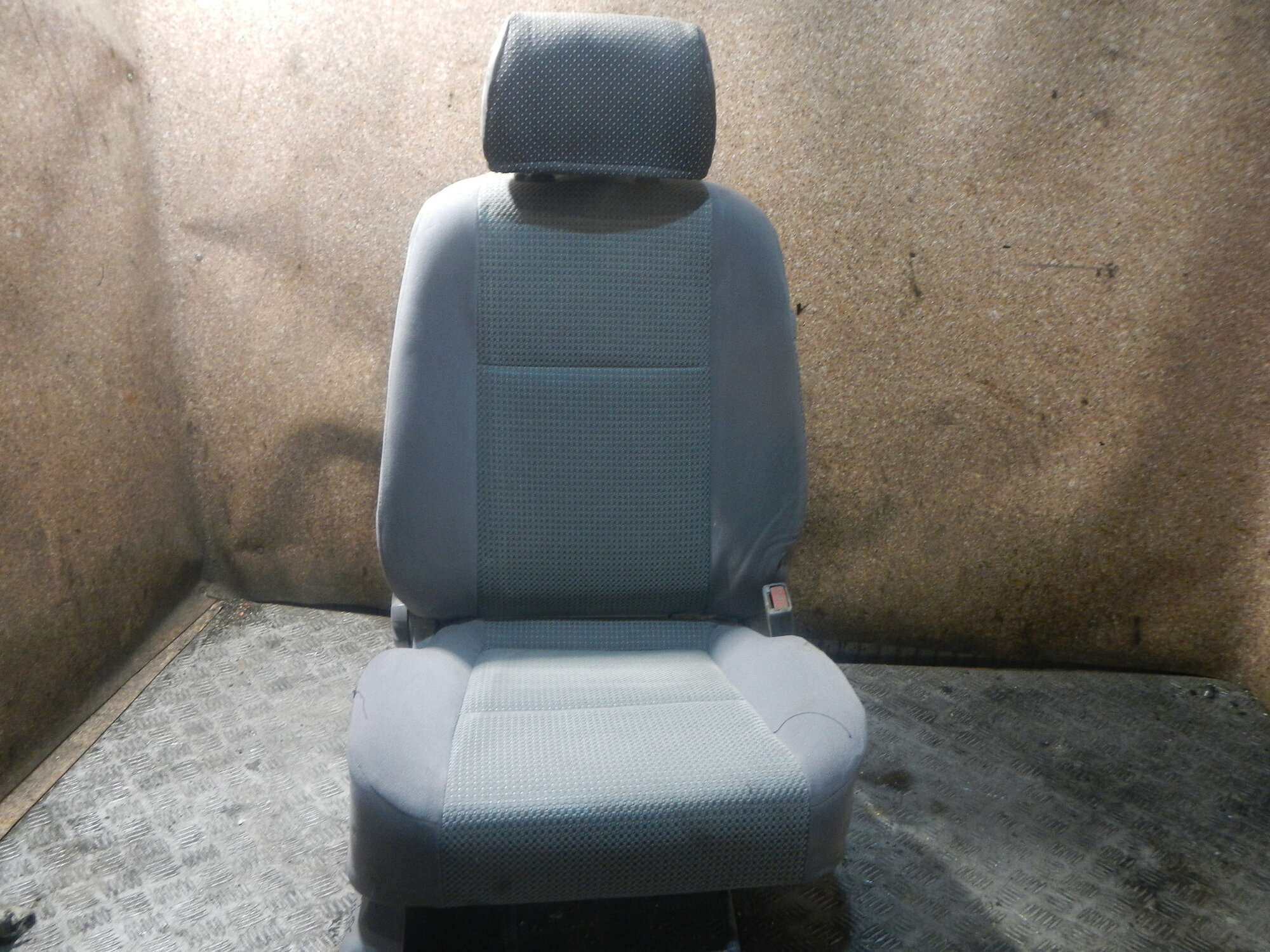 Б/У Сиденье переднее правое, Chevrolet (Шевроле)-LACETTI (04-13) CHEVROLET LACETTI (04-13) Грязное. 563431 GENERAL MOTOR...