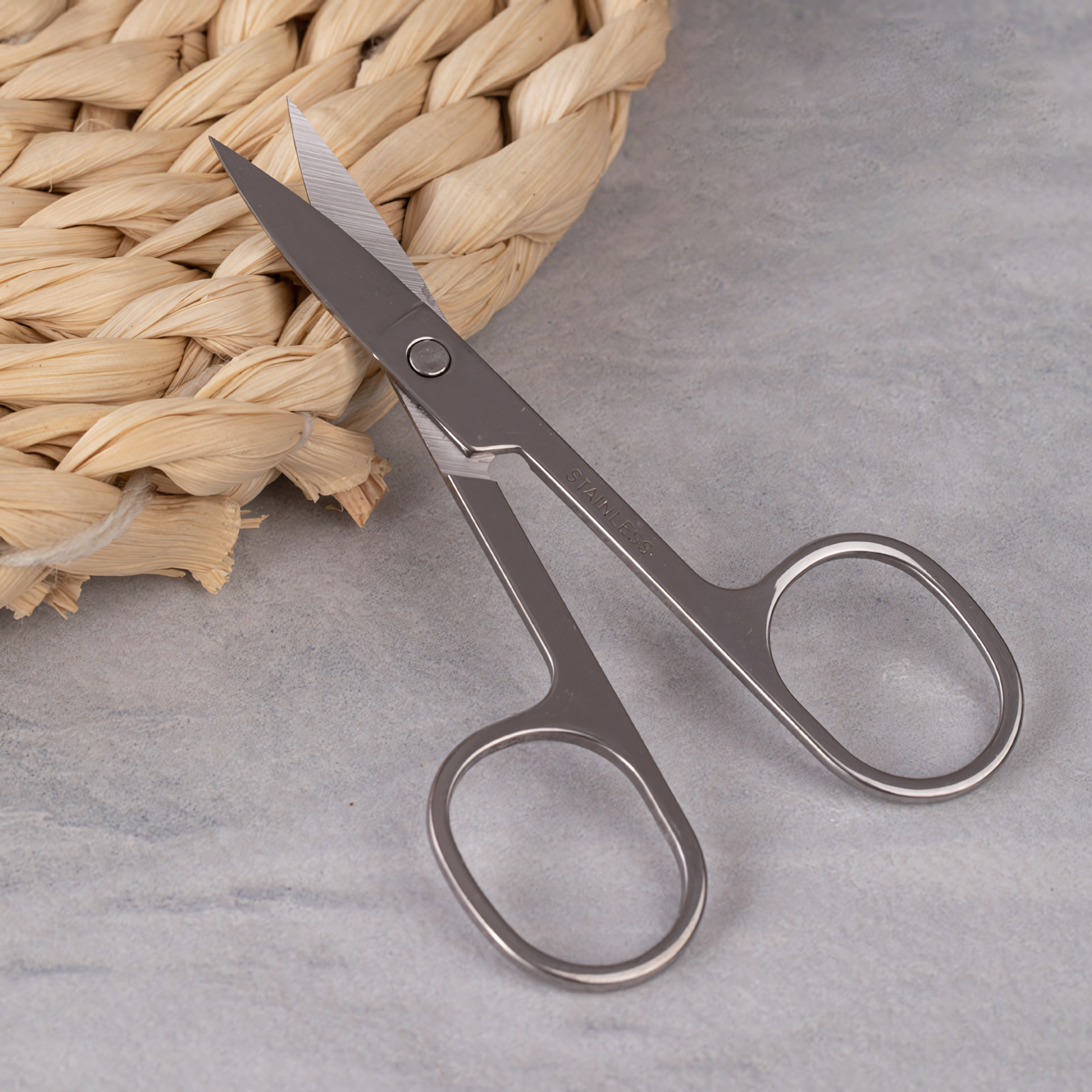 Ножницы для бровей из нержавеющей стали, длина 8.2 см, цвет серебряный с отражением