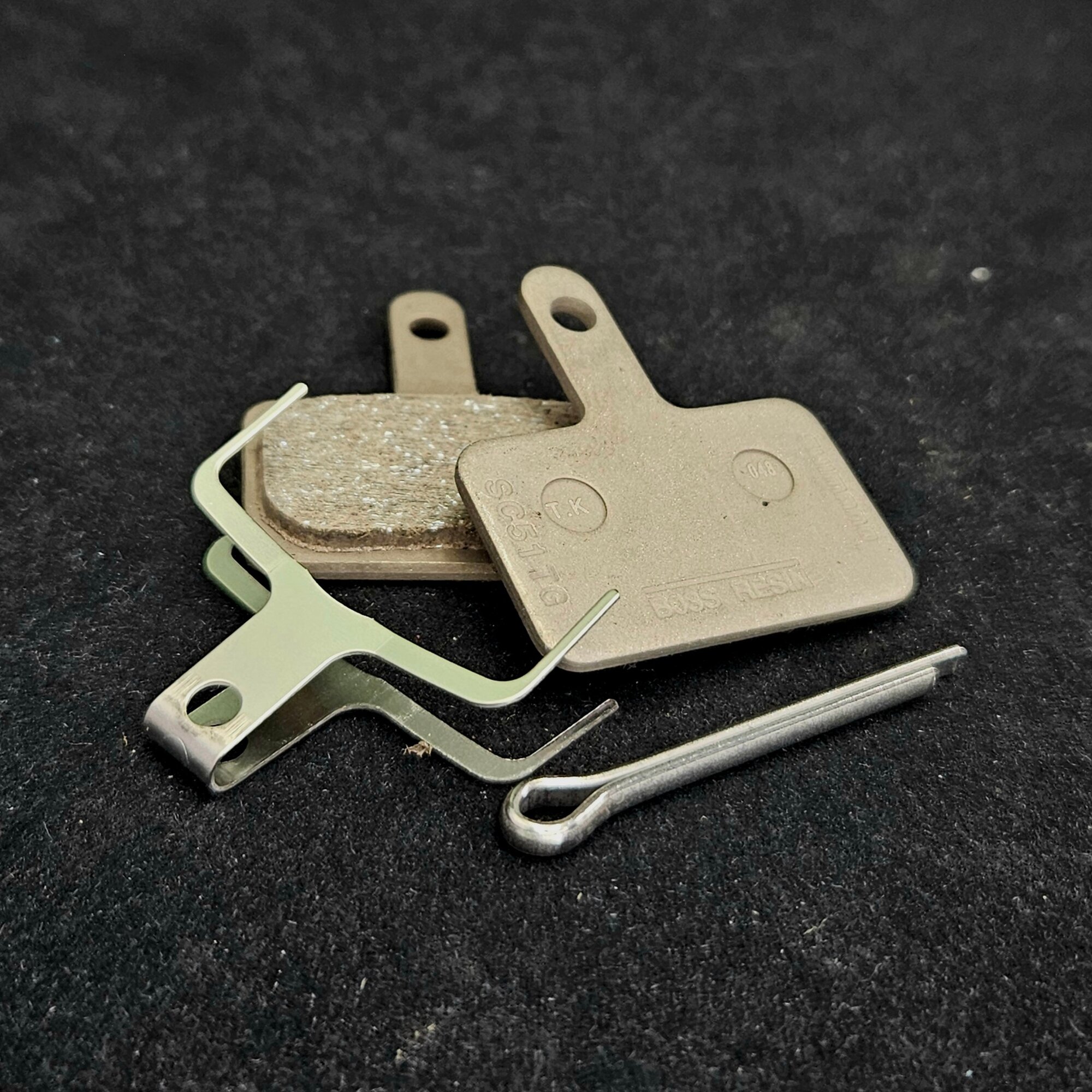 Колодки для дисковых тормозов Shimano B03S (M3xx-M5xx / Tektro и др.), B-type, органические (resin), подложка из стального сплава