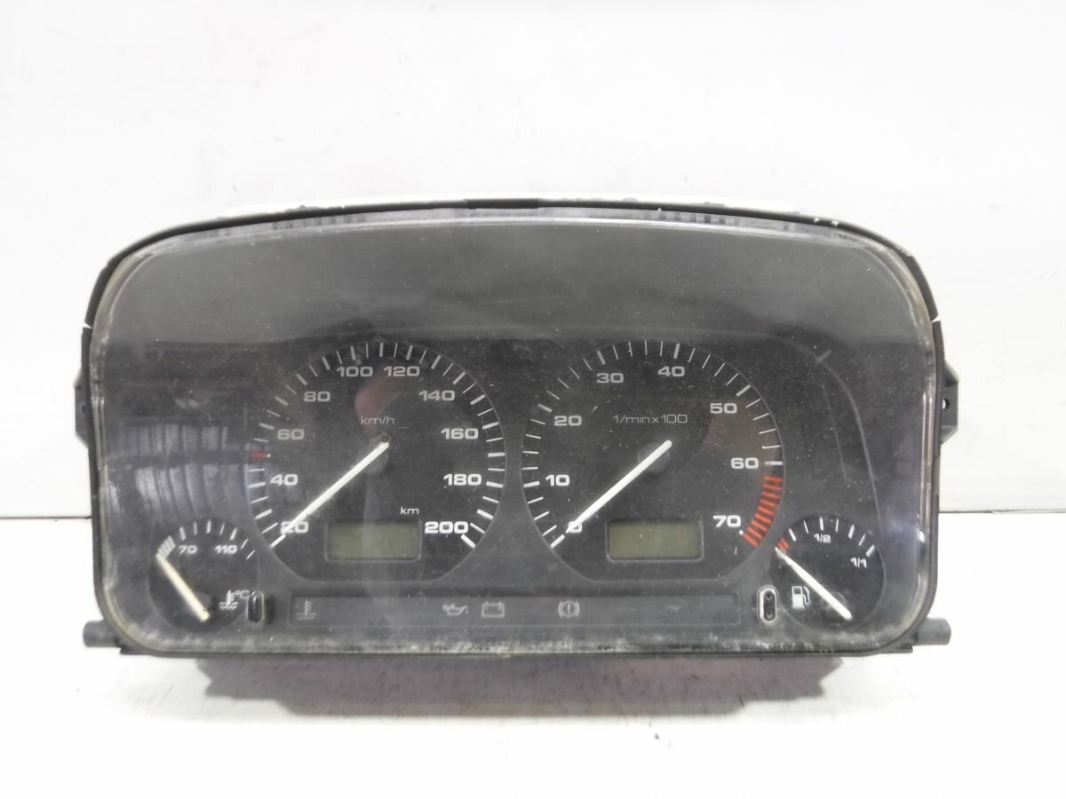Панель приборов Volkswagen Golf Mk3 (1991—2000) 1H6919033A