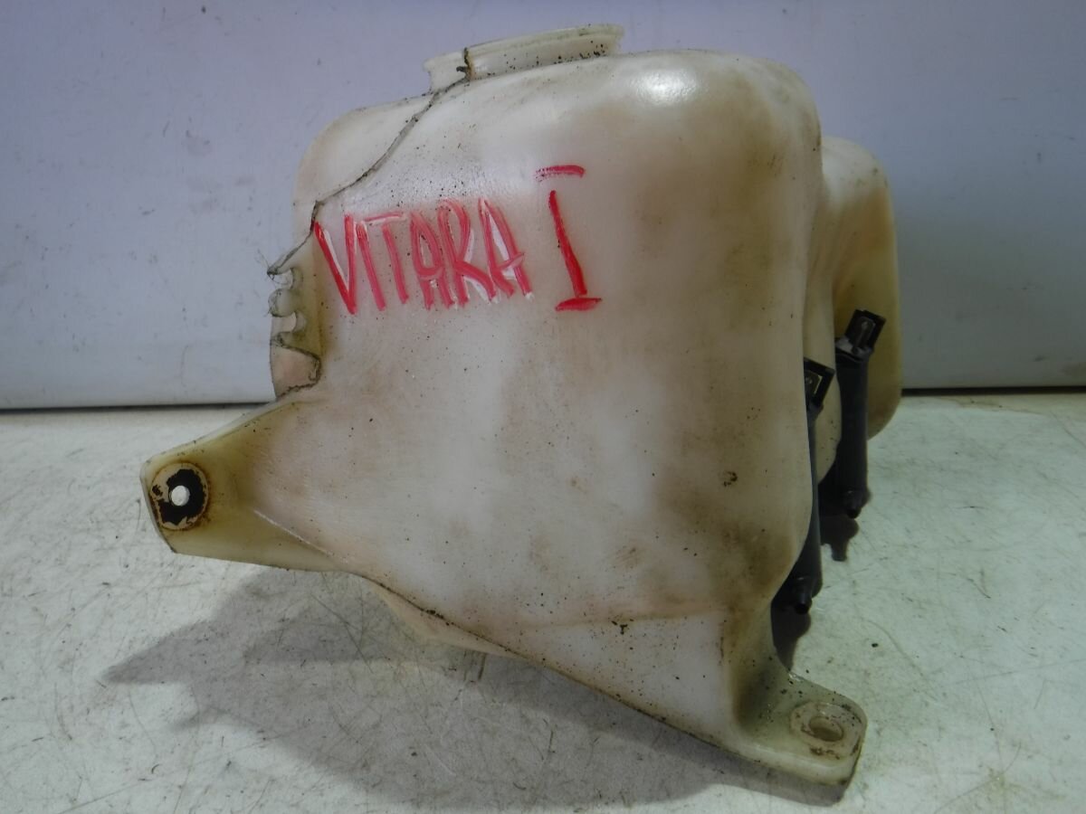 Бачок омывателя лобового стекла Suzuki Grand Vitara I (1997—2001) 3845065D00