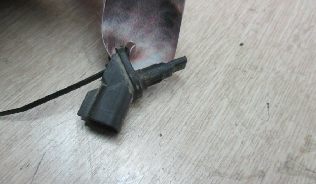 Датчик ABS Mondeo III (GE) Ford 1S7T2B372AD
