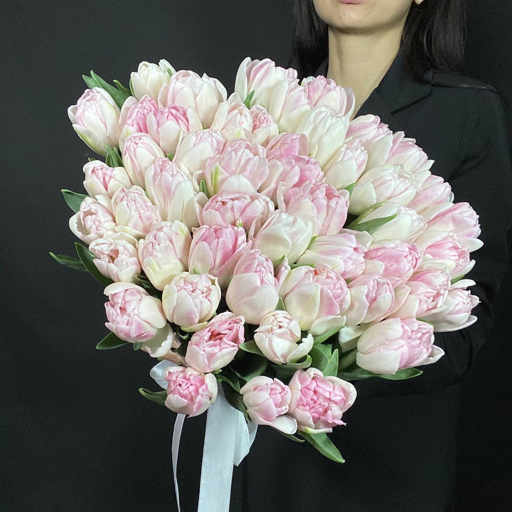 Пионовидные тюльпаны (51 пионовидный тюльпан), высота букета 40 см