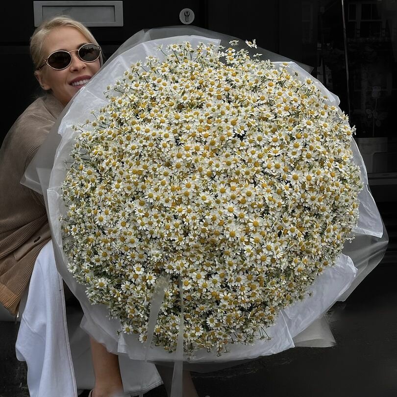 Большой букет ромашек