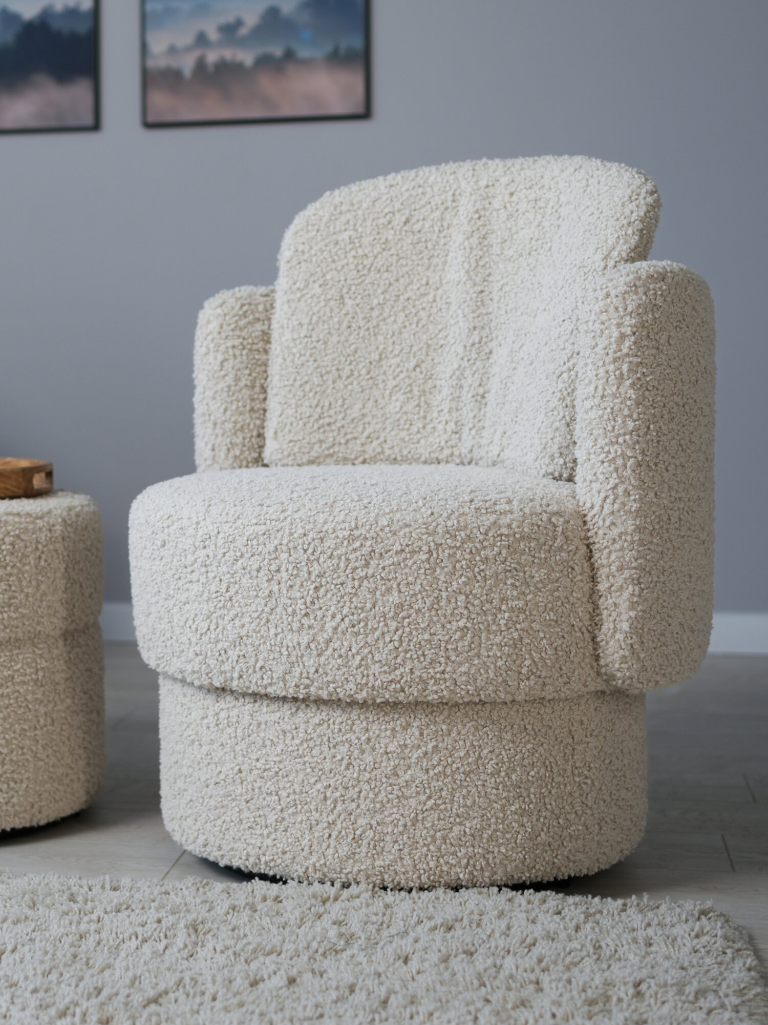 Кресло крутящееся для дома Лила Люкс Мерино 02 (молочный) Твой Диван