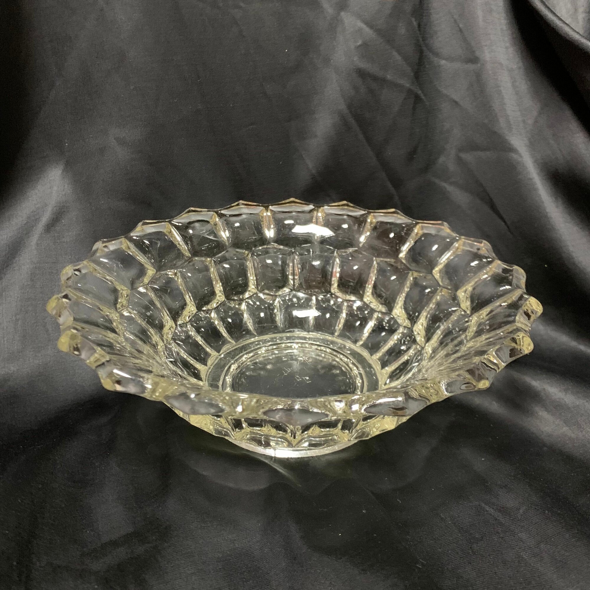 Стеклянная фруктовница