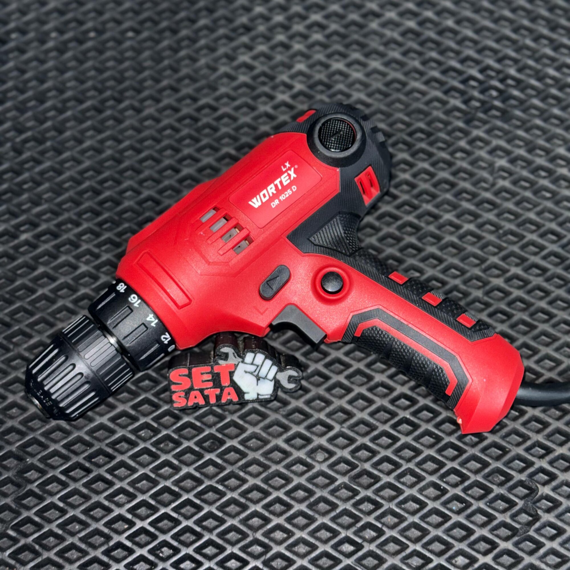 Дрель-шуруповерт WORTEX LX DR 1025 D в коробке, 400 Вт, 30 Нм, 2 скорости, шнур 4 м, 1335878