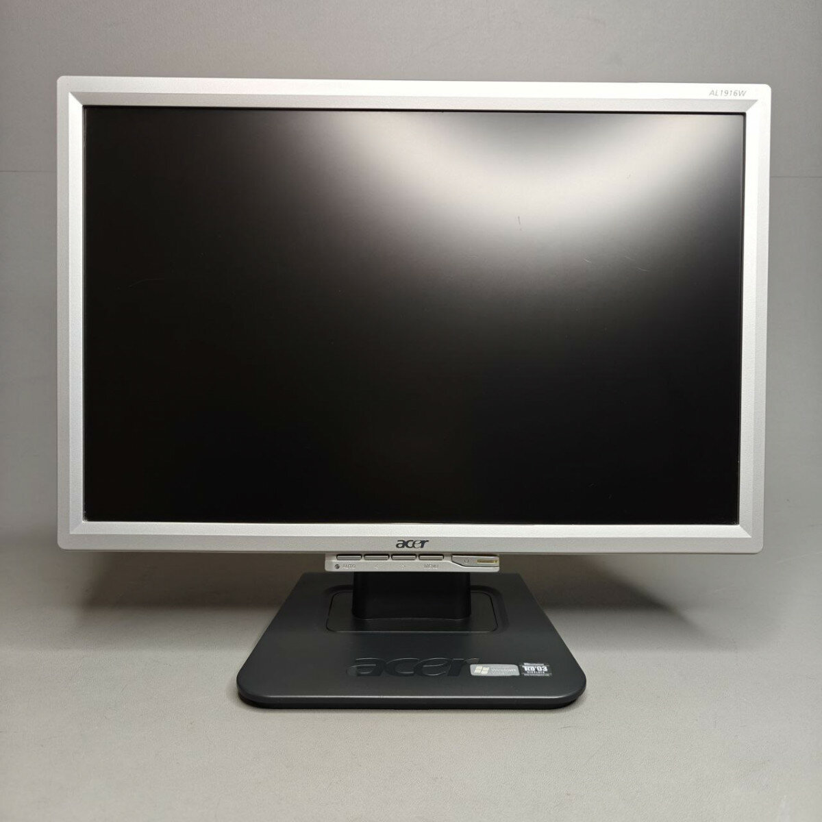 19" Монитор Acer AL1916W, 1440x900, 75 Гц, TN чёрный