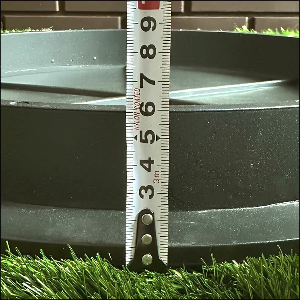 Пластиковый люк для дренажного колодца диаметр 500 мм черный цвет