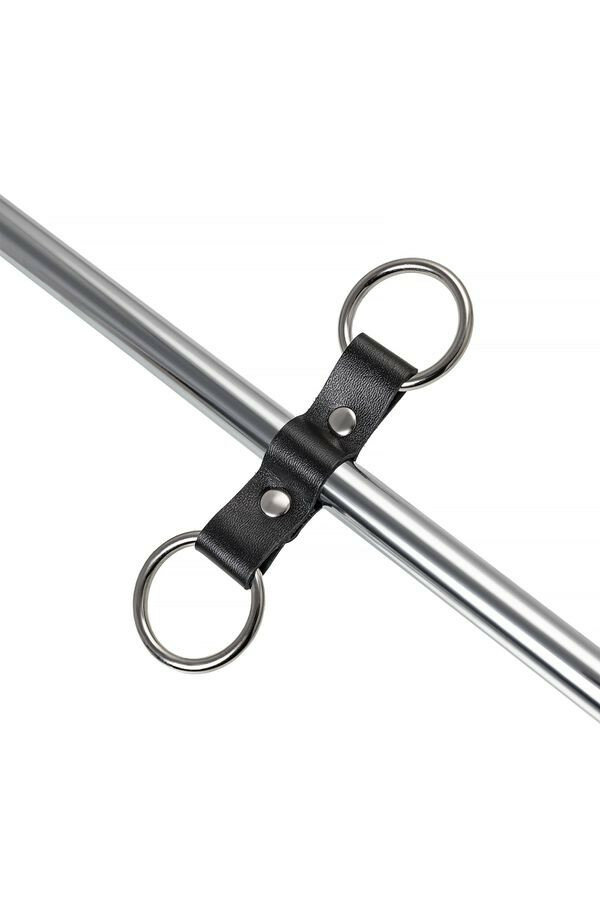 Распорка большая для фиксации Pecado BDSM, металлическая с карабинами, наконечники-натуральная кожа