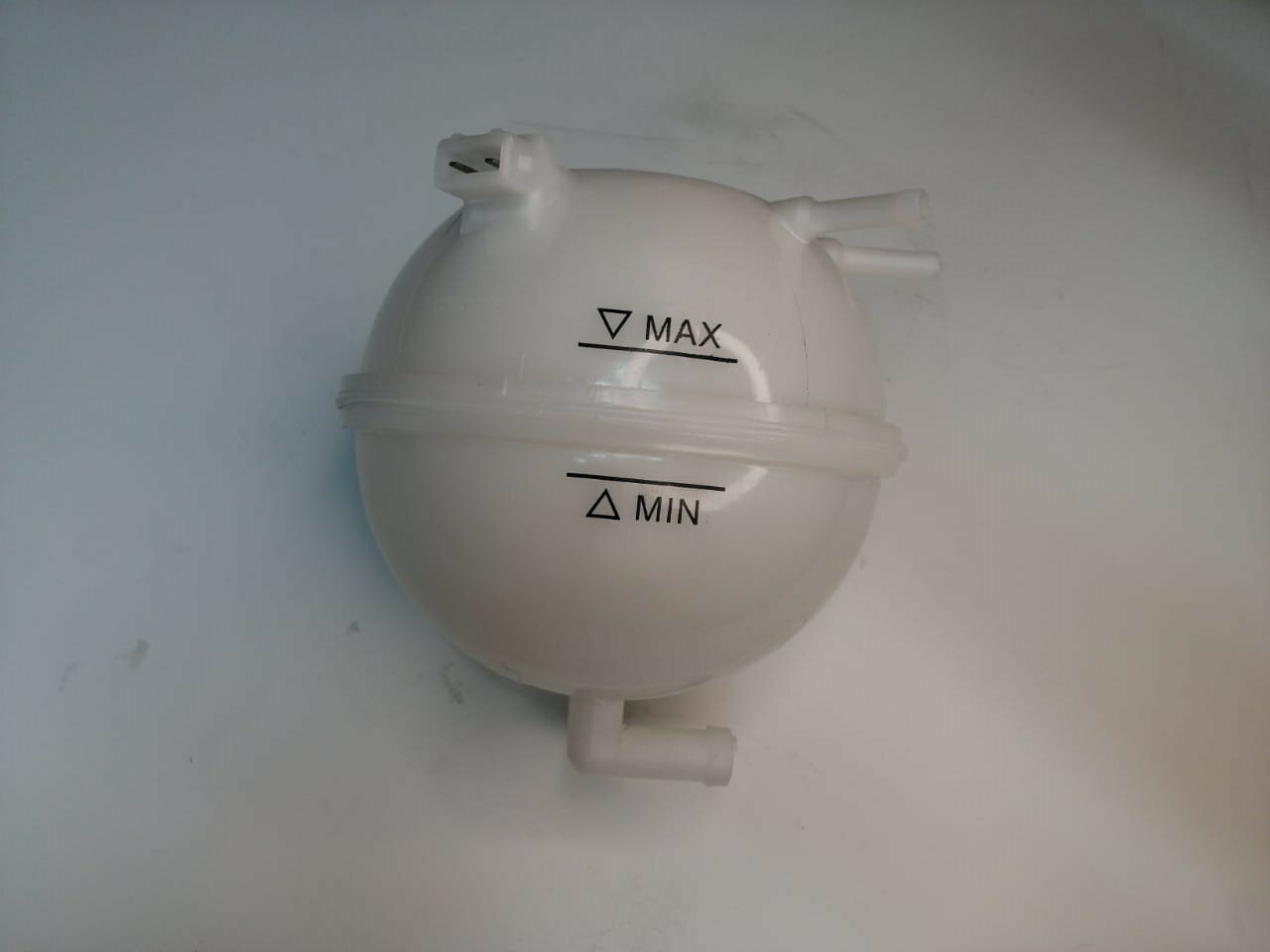 Бачок расширительный Chery Amulet [1.5 16V 5MT лифтбэк] A111311111BA