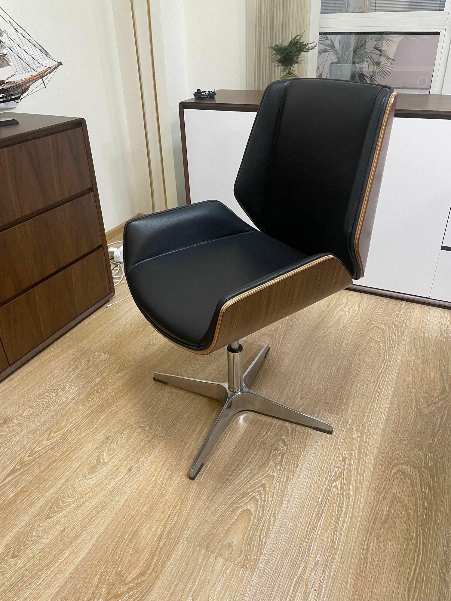 Кресло Shark Patio short. Черный (натуральная кожа)