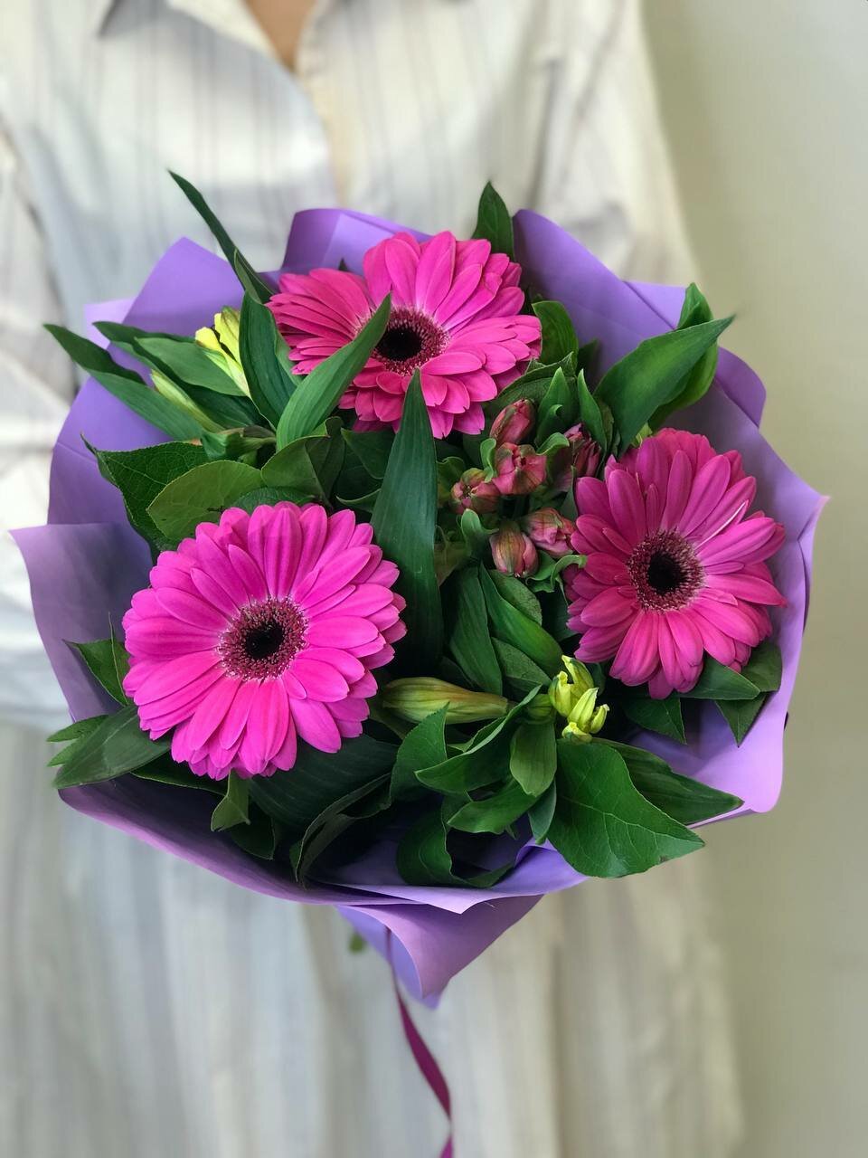 Букет из гербер и альстромерий «Сатурн» - M (до 35 см)