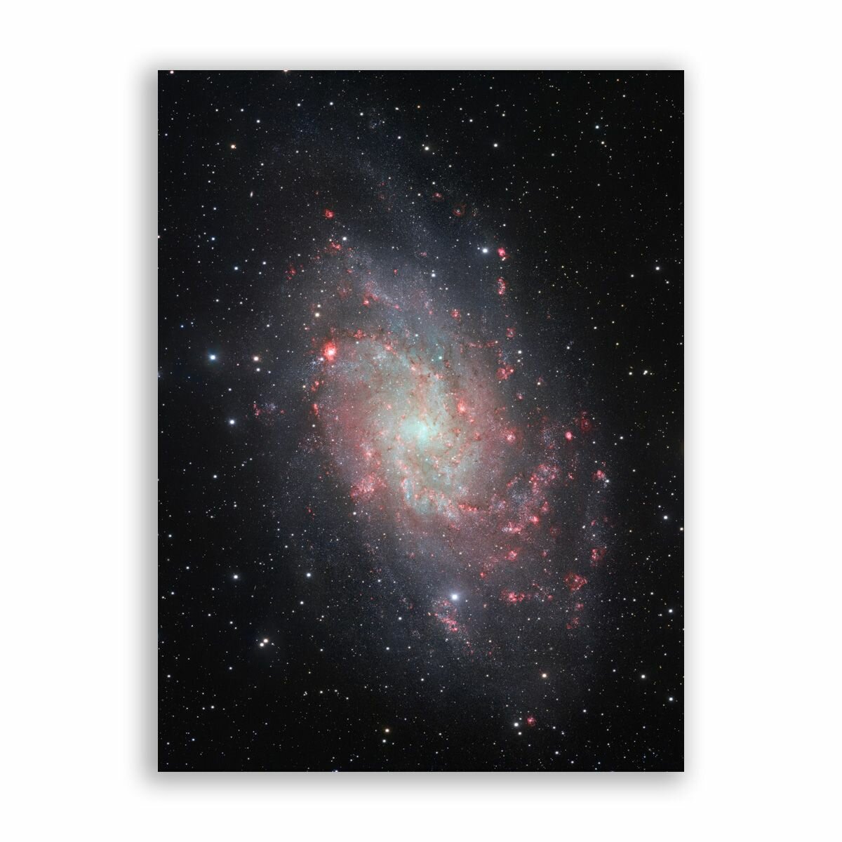 Постер, плакат на бумаге / Triangulum Galaxy / Галактика Треугольника / Размер 30 x 40 см