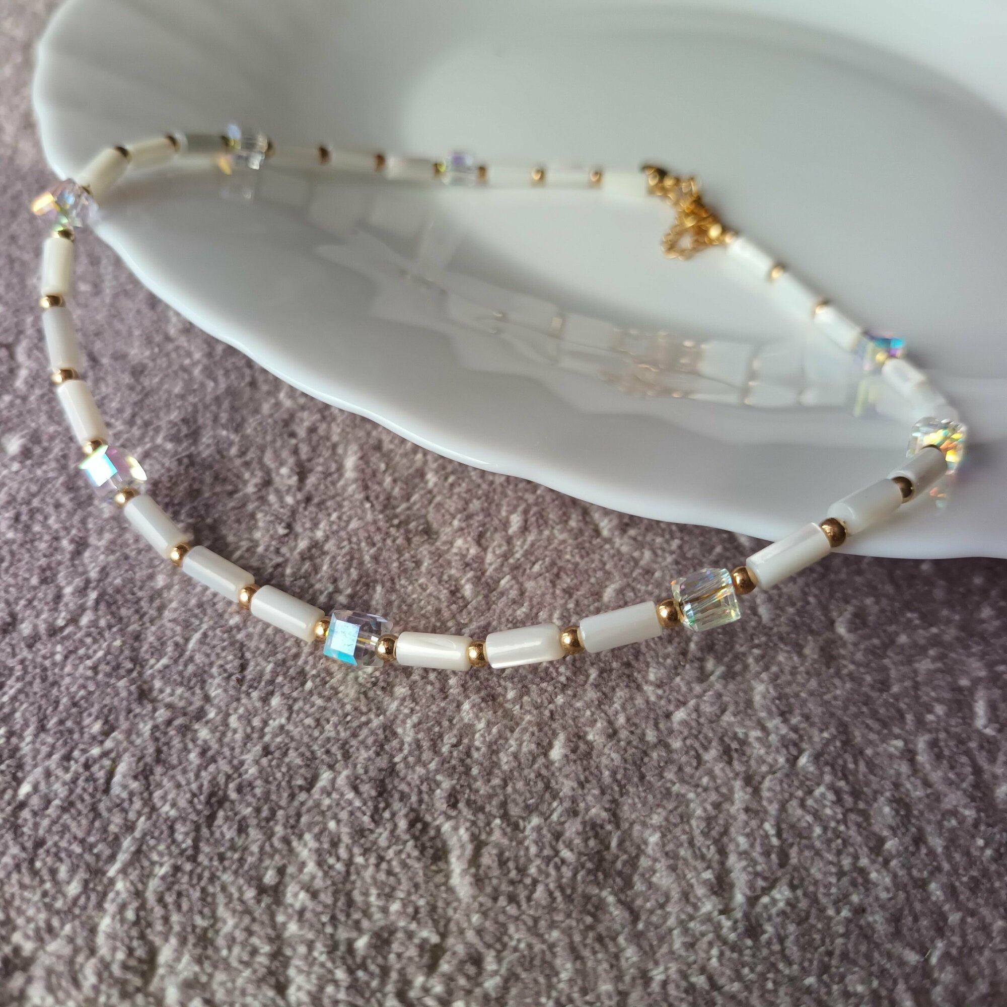 Колье, перламутр