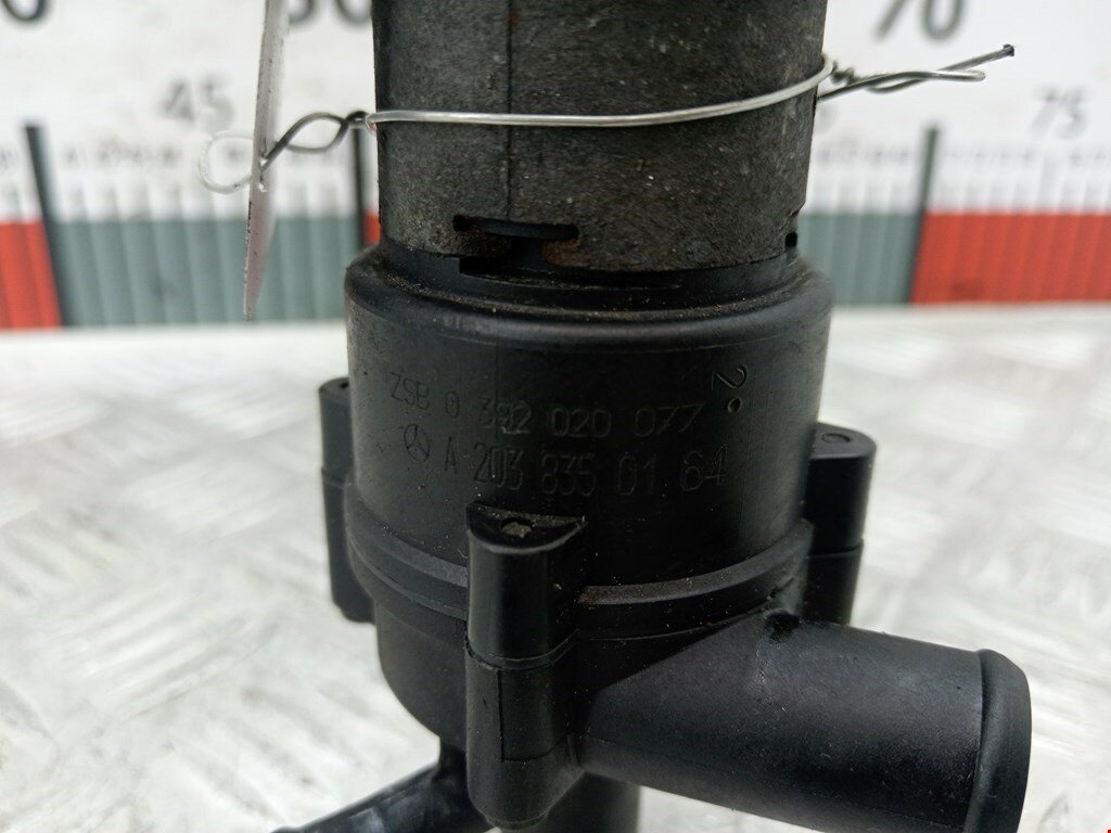 Дополнительная водяная помпа Mercedes C-Class (W203) A2038350164 арт. 2065045