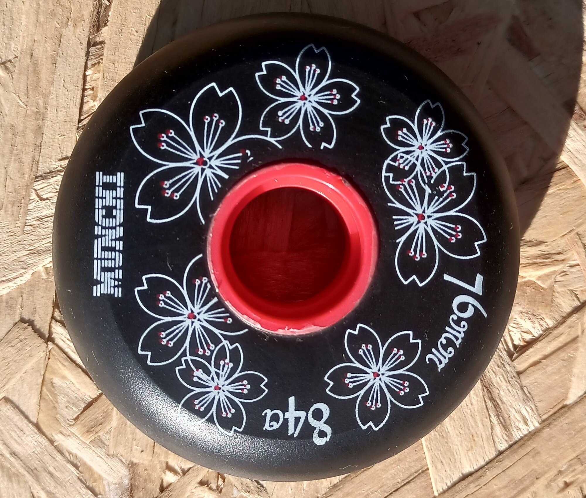 Колеса для роликов 76мм полнотелые 8шт. Munchi черные.