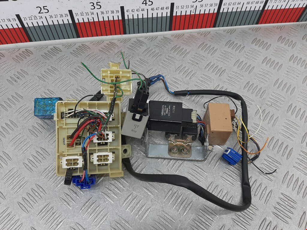 Блок реле Mitsubishi Pajero 2 арт. 2127680