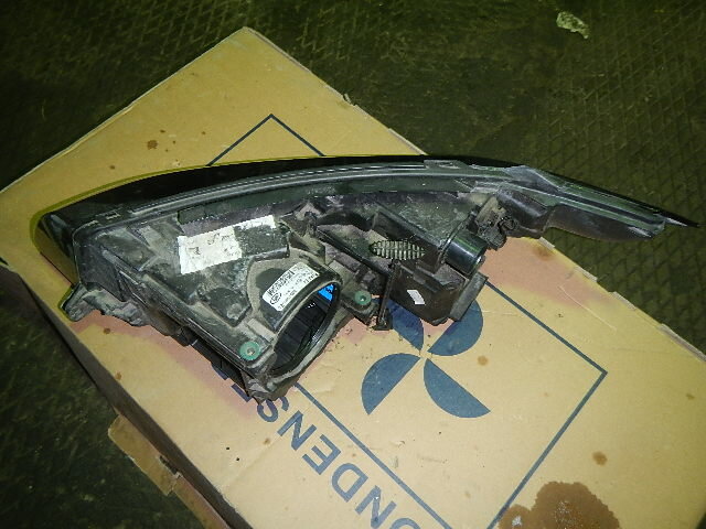 Б/У Фара правая, Land Rover (Ленд Ровер)-EVOQUE (11-18) LAND ROVER EVOQUE (11-18) Ксенон, без блоков нет 3 уха, отколот к...