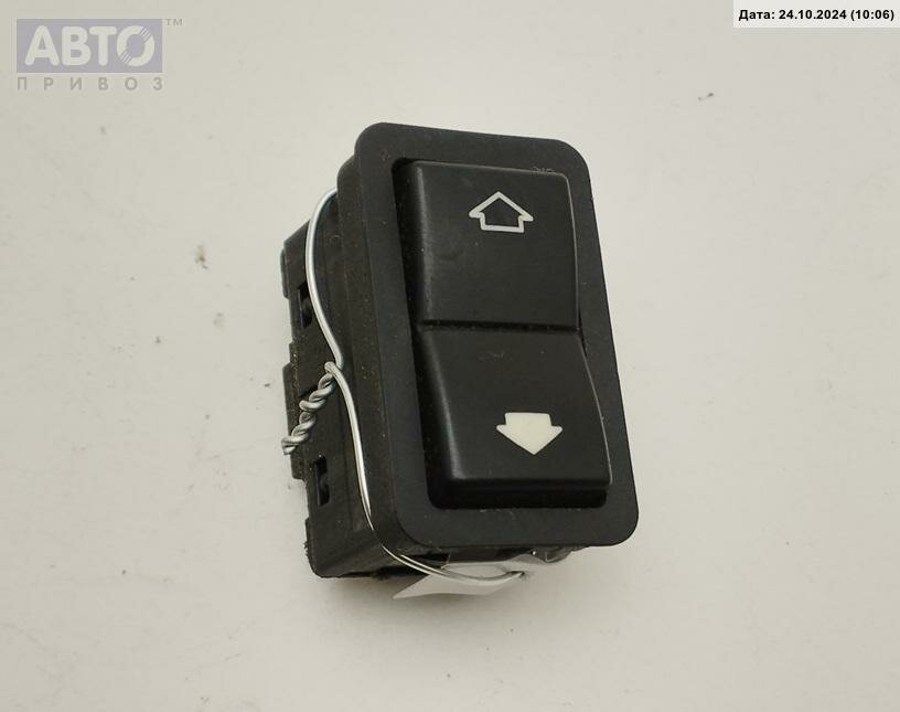 Кнопка стеклоподъемника переднего правого BMW 5 E39 (1995-2003)