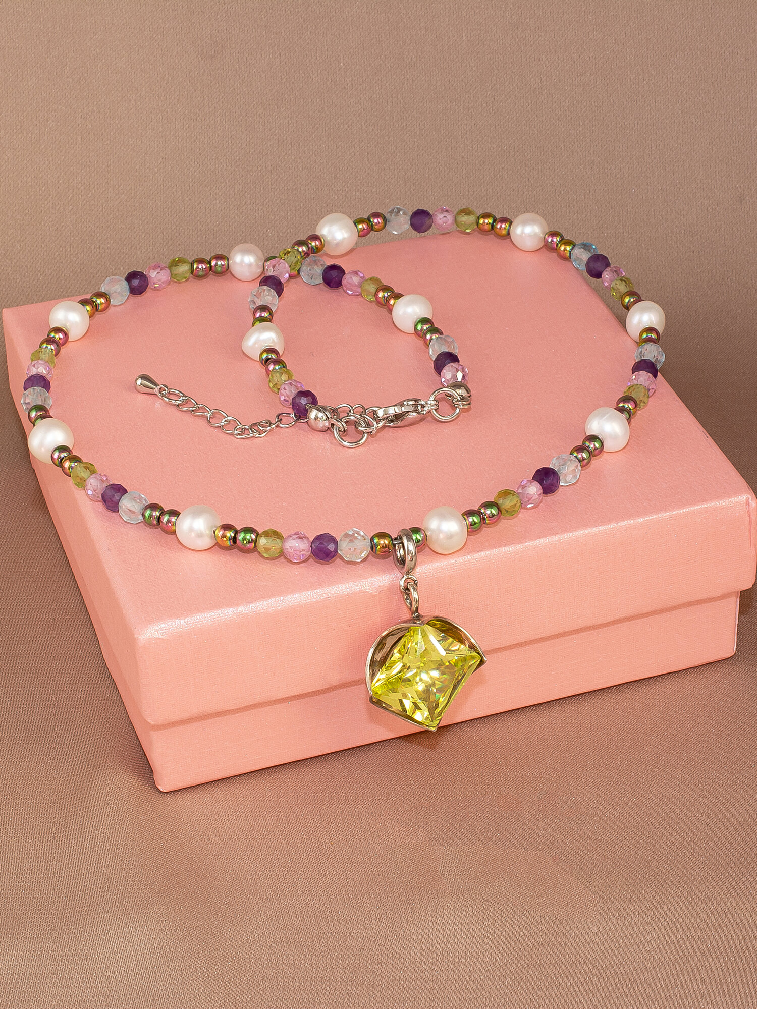 Чокер, аметист, хризолит, топаз, гематит, жемчуг культивированный, циркон