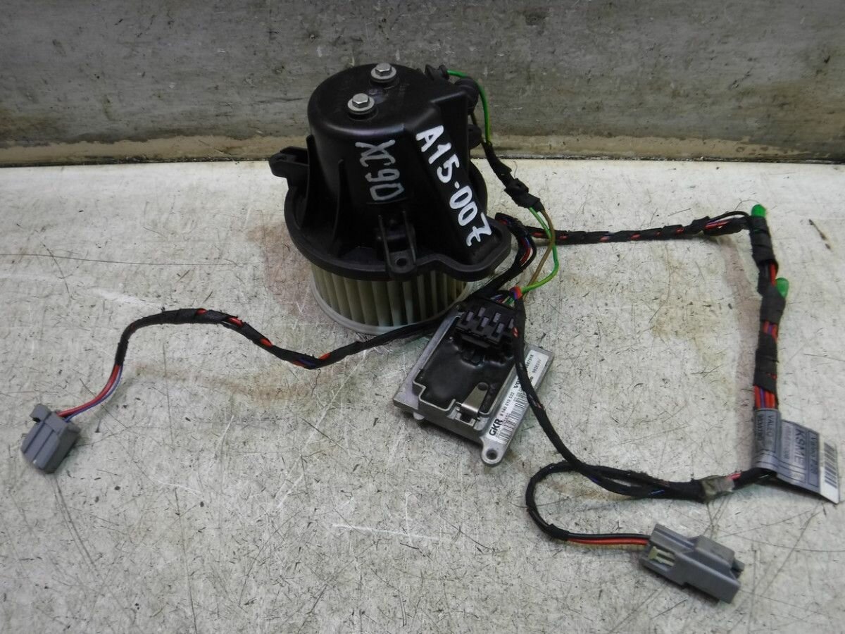 Моторчик отопителя Volvo XC90 I (2002—2006) 8687518