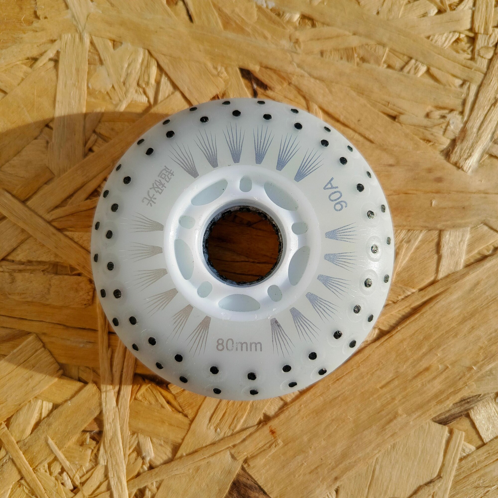 Колеса для роликов светящиеся белым искряшки. (8шт) Аврора 80мм с жесткостью 85а. Кремниевых вставок 100шт.