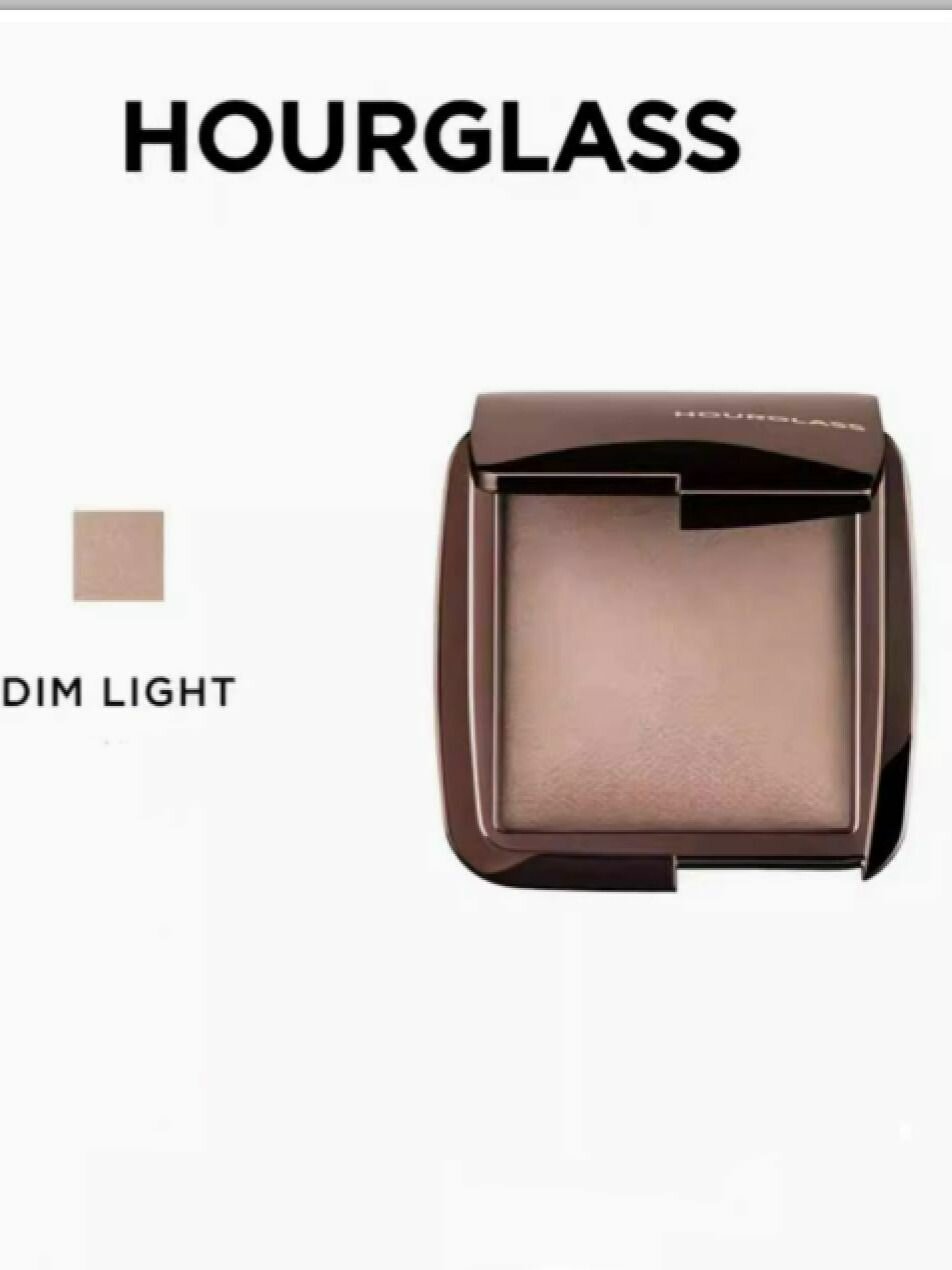 HOURGLASS Матово-сияющий компактный пудр Dim Light Palette