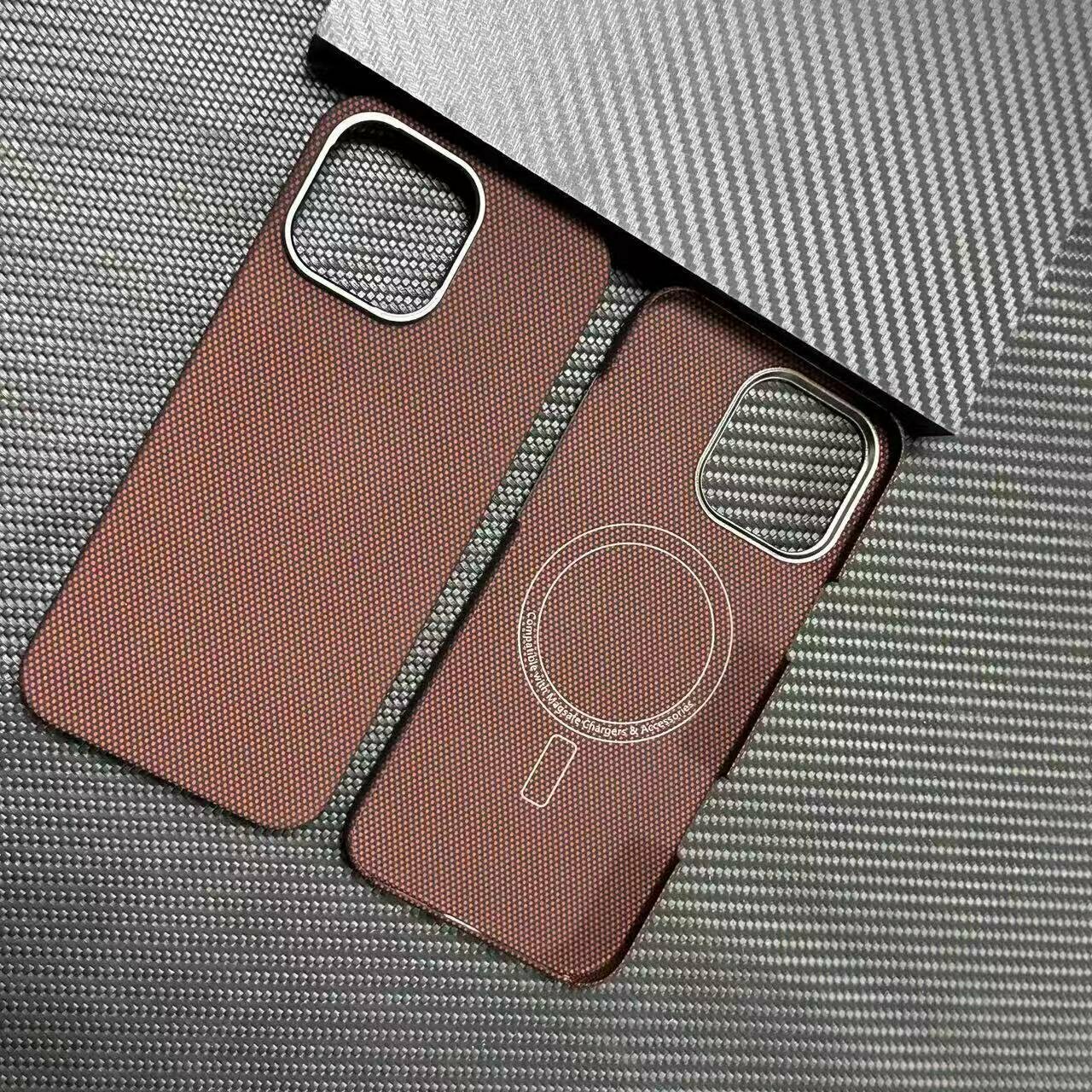 Карбоновый чехол Carbon Shield для iPhone 16 Pro Max с Magsafe Black/Red Weave