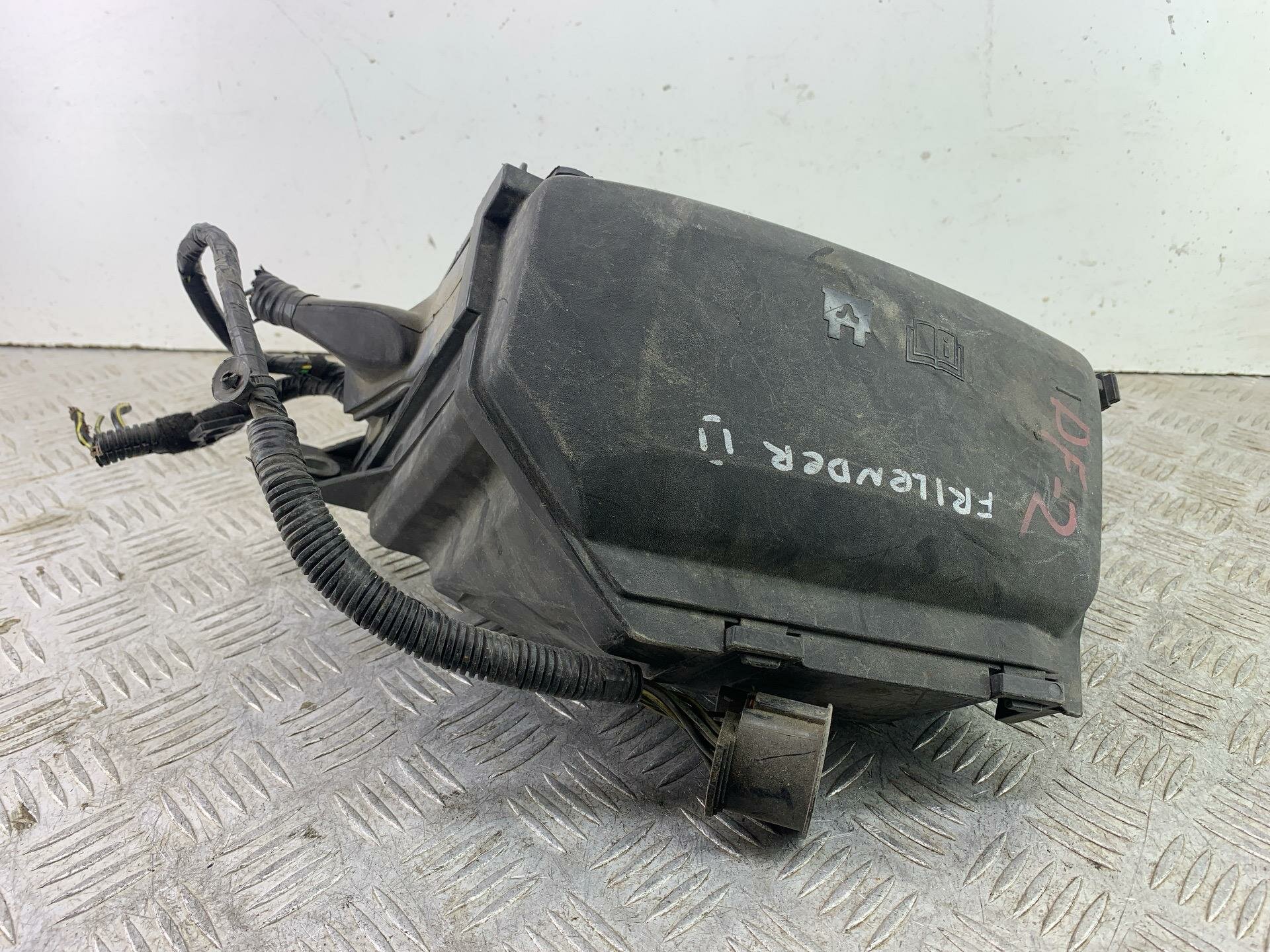 Блок реле и предохранителей Land Rover Freelander 2 рест. (2010 - 2012)