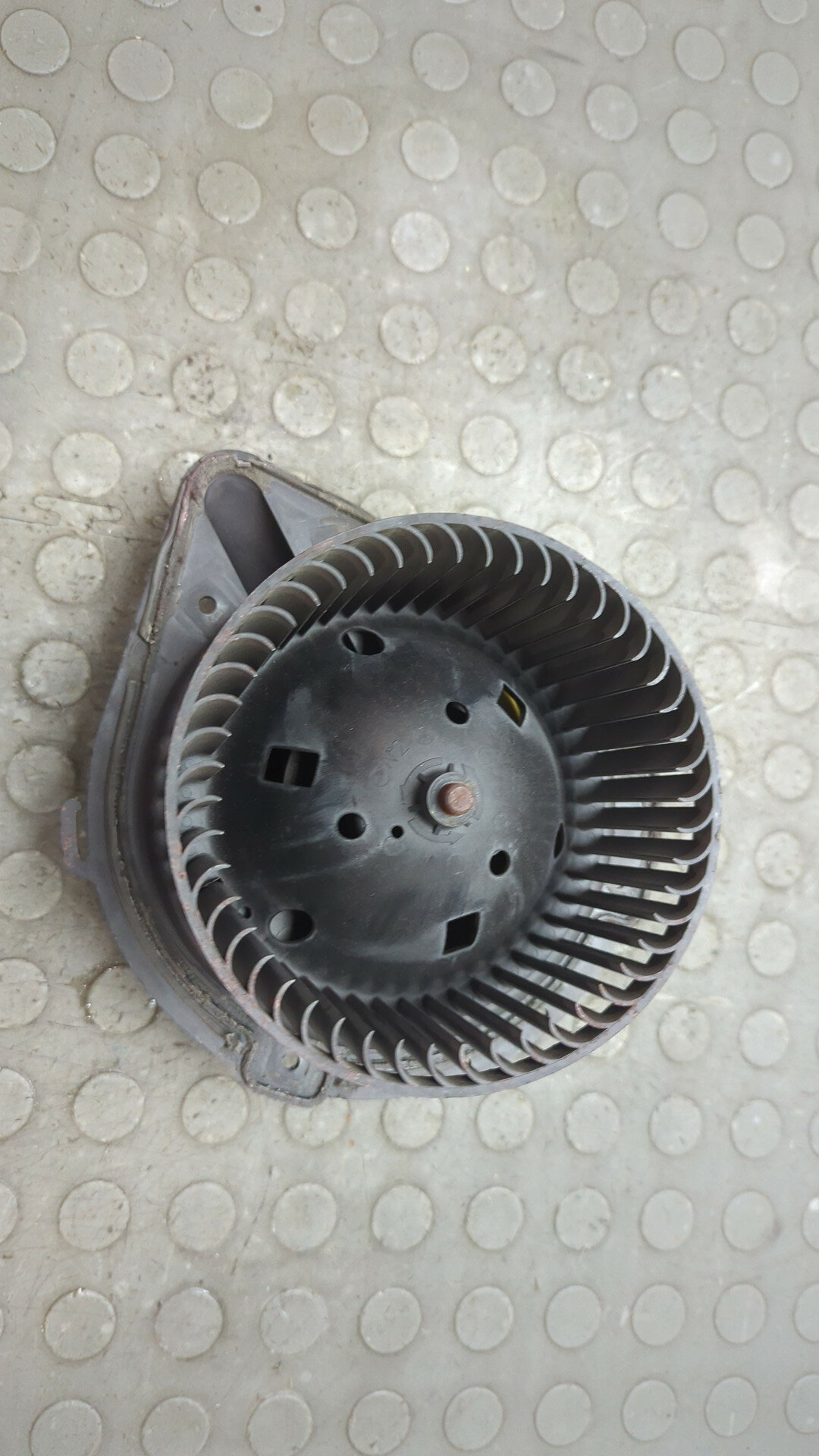 Двигатель отопителя (моторчик печки) Volkswagen Passat 4 Б/У