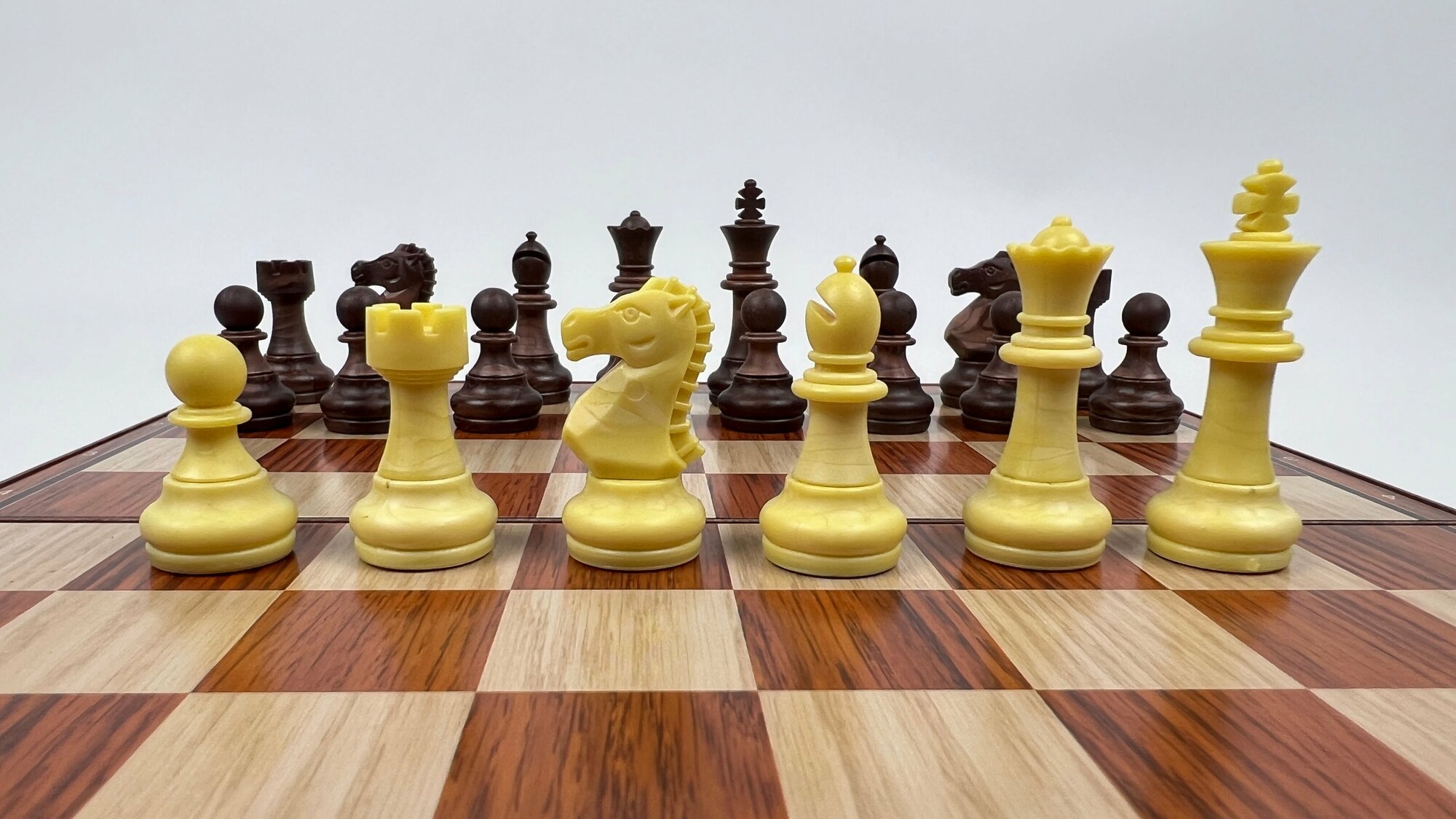 Магнитный пластиковый шахматный набор под дерево