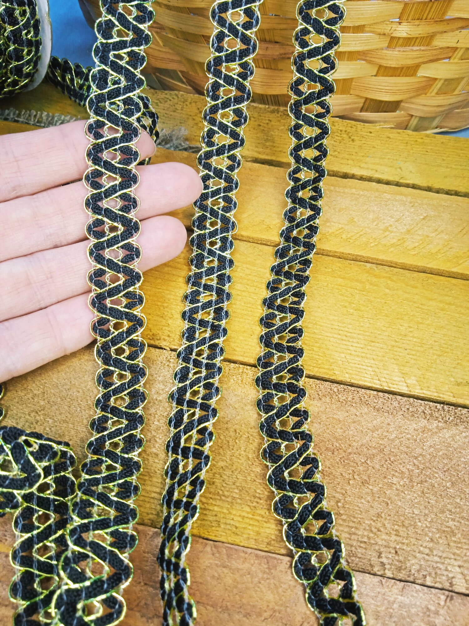 Тесьма декоративная 17 мм черная с золотым арт. CTR-010, цвет № 113 BLITZ, уп.5 метров