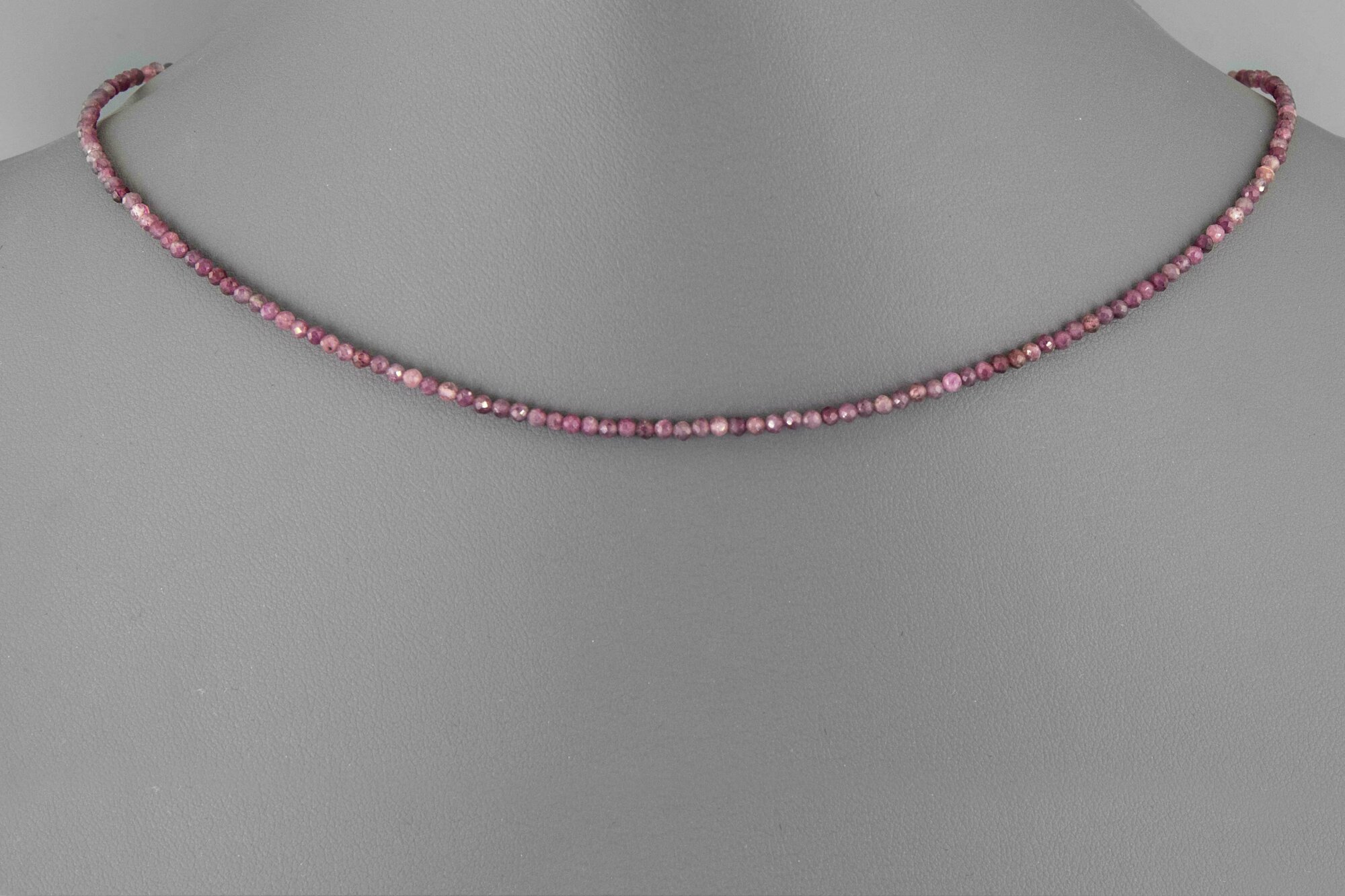 Бусы, турмалин