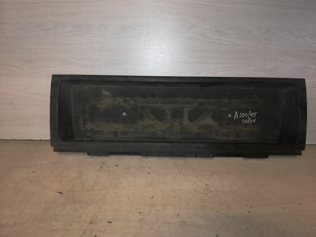 Рамка под номер задняя в крышку Audi 100 C4 45 4A5853465