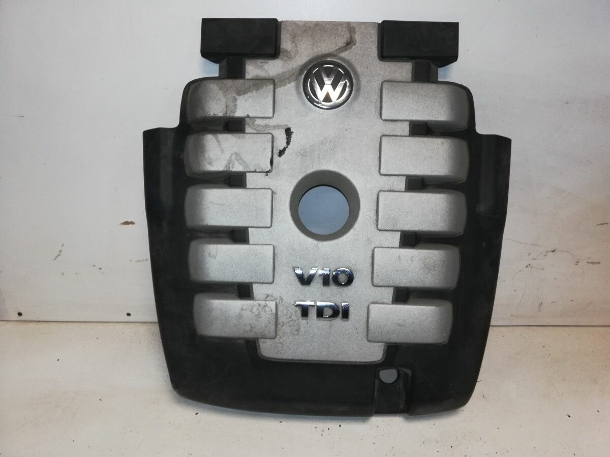 Декоративная крышка двигателя VW Touareg