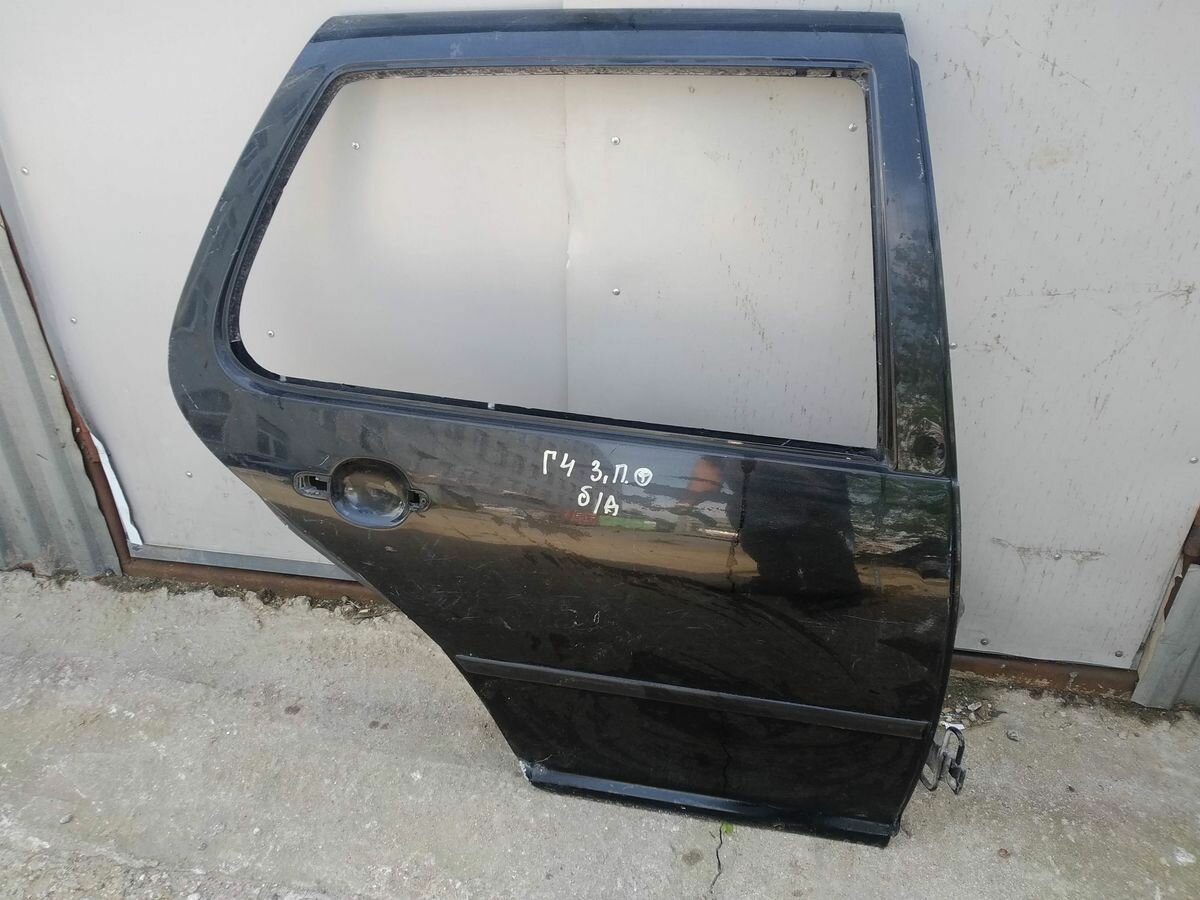Дверь задняя правая Фольксваген Гольф 4 1J6833056F