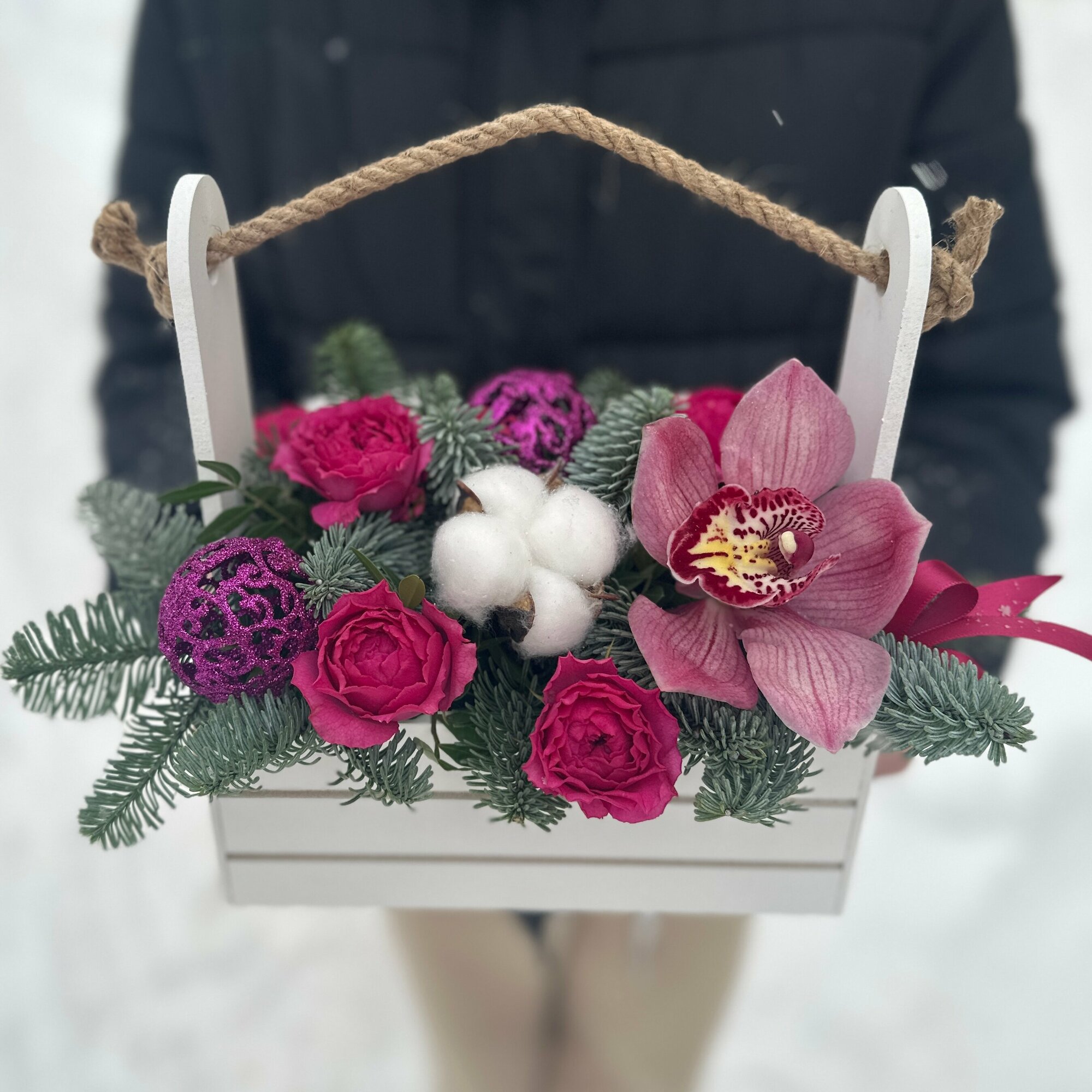 Новогодняя композиция с живой елью / Арт.1477849 / Радуга Букет