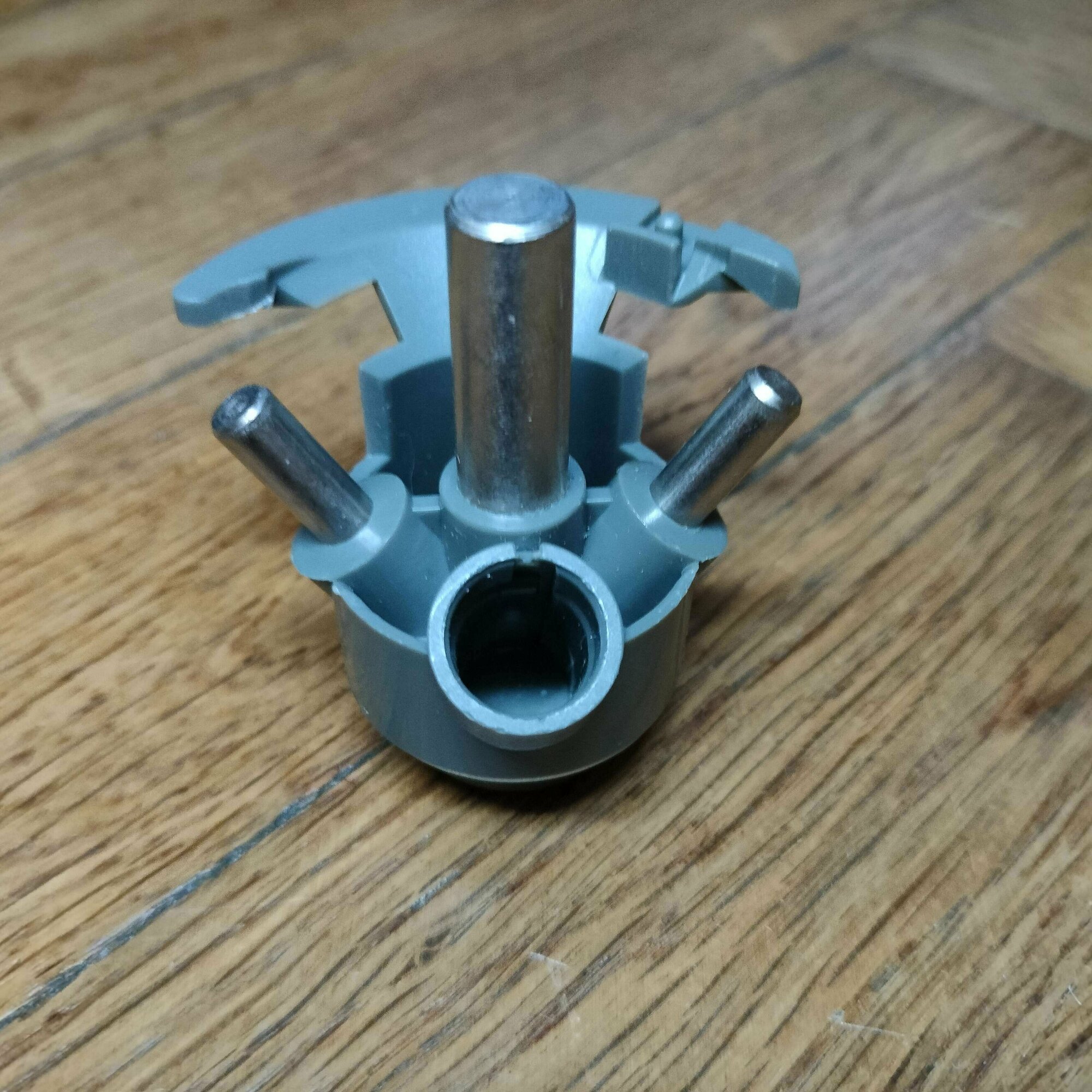 Редуктор для Bosch MFW 1501, MFW 1540, MFW 1545, MFW 1550, MUM 4406, MUM 4505/03, MUM 4655/01