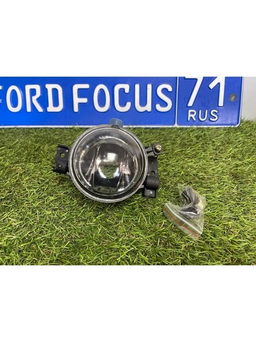 Фара противотуманная птф правая передняя Ford Focus 2