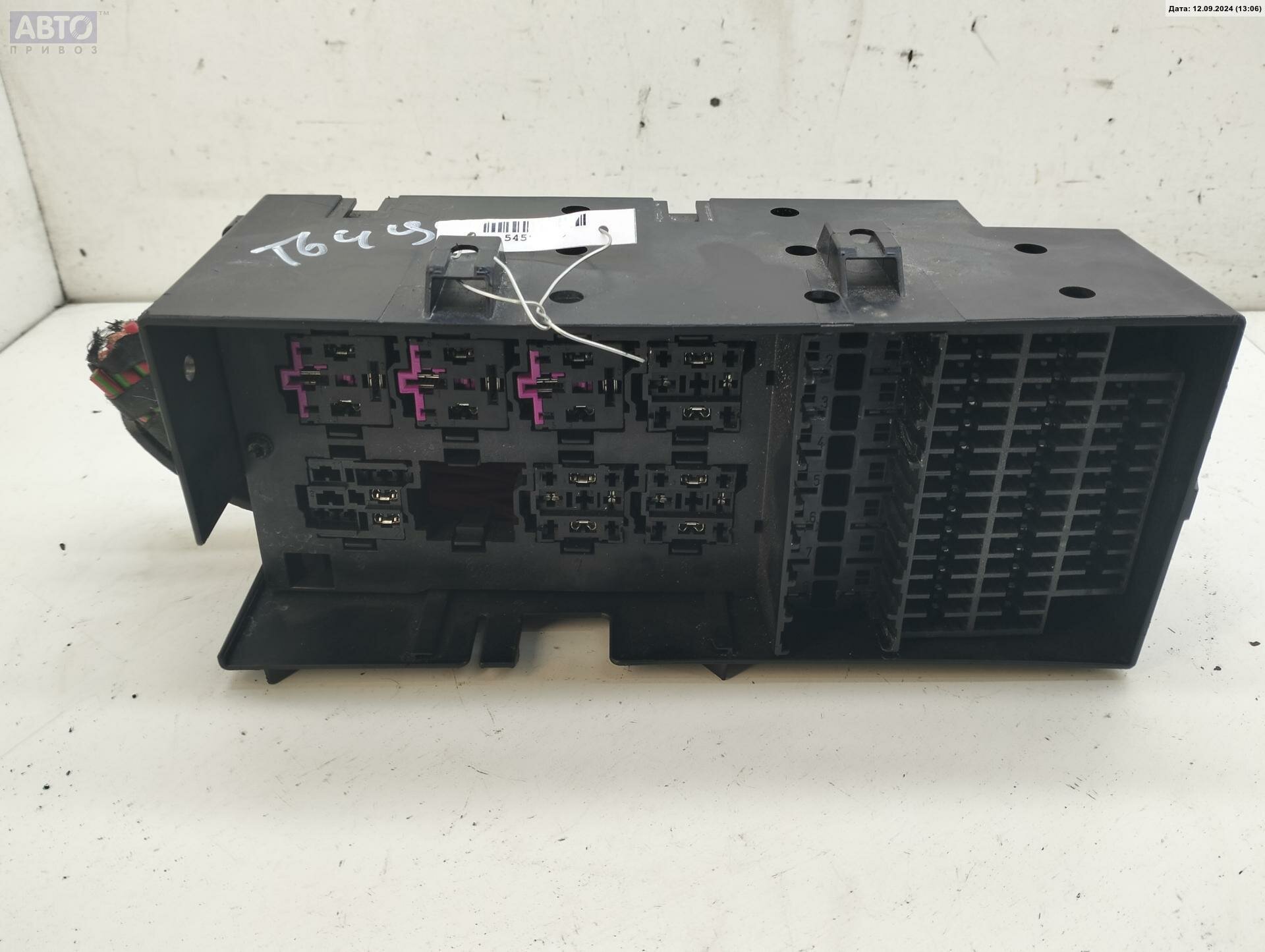 Блок предохранителей Volkswagen Phaeton