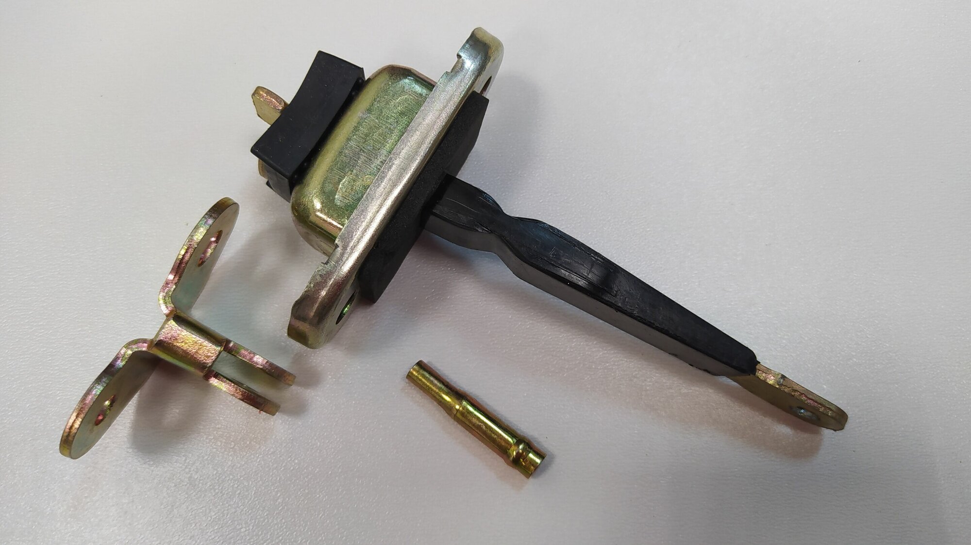 Ограничитель двери передней Chery Tiggo [2.0 16V 4AT внедорожник 4X4] T116109110