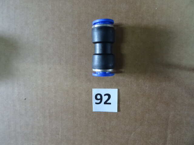 Фитинг соединительный прямой для пневмотруб 12мм