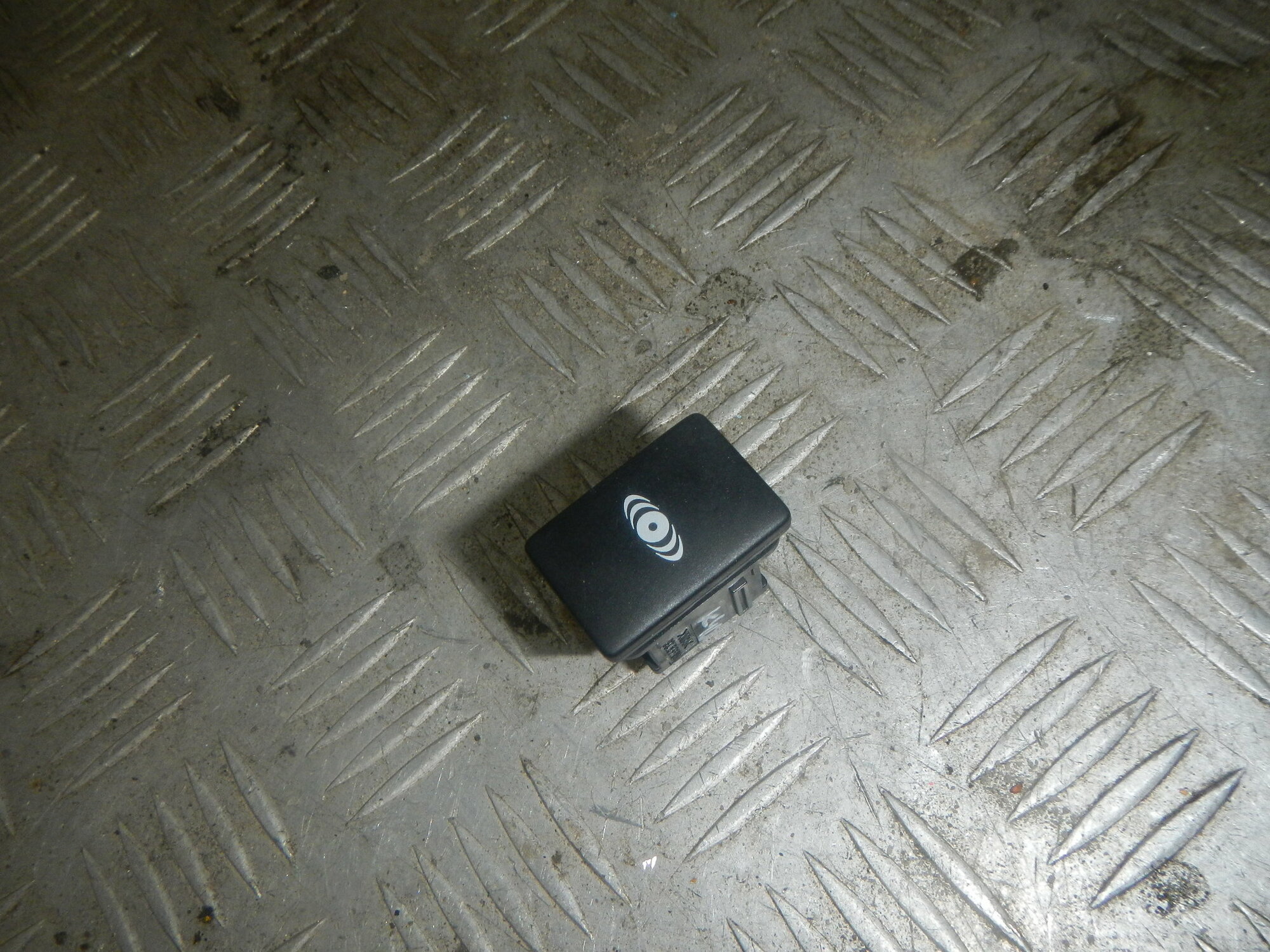 Б/У Кнопка, Toyota (Тойота)-CAMRY 40 (06-11) TOYOTA CAMRY 40 (06-11) Без видимых повреждений. 562753 TOYOTA арт. 8449033020