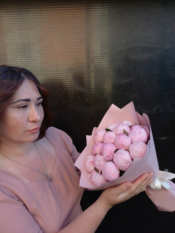 Букет Well Flowers "Сара Бернард", круглый, 15 шт, свежий букет цветов