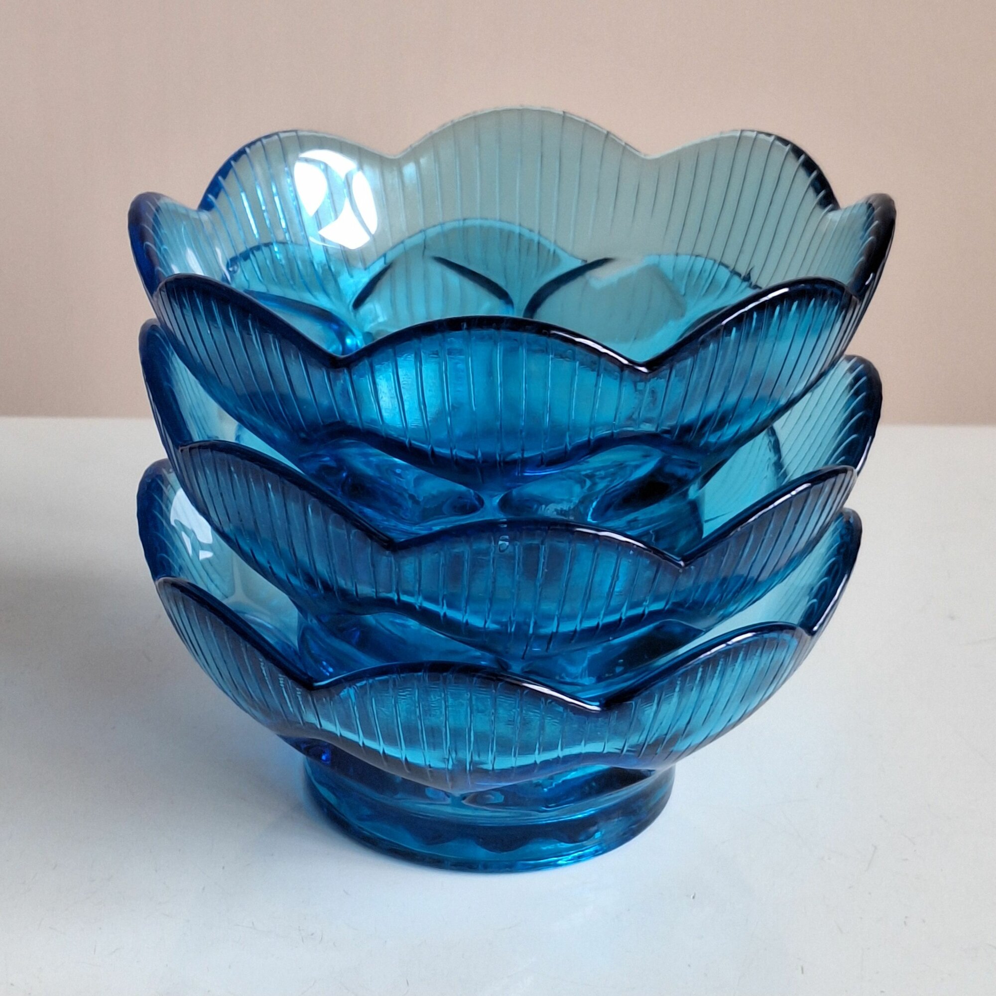 Салатник винтажный синий из стекла 12 см. 3 шт. СССР