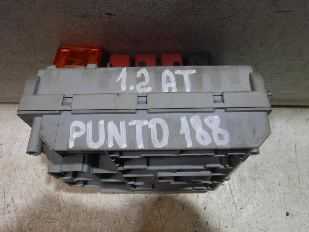 Блок предохранителей Fiat Punto II 46778448