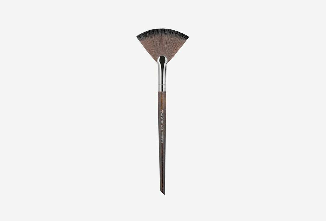 Кисть-веер для нанесения пудры MAKE UP FOR EVER Powder Fan Brush №120