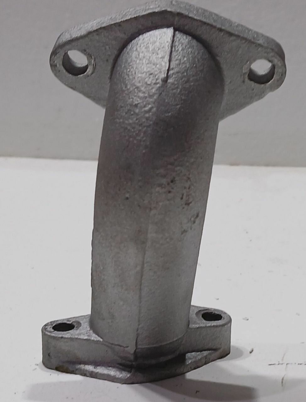 Патрубок впускной мопед ALPHA RS LUX 11